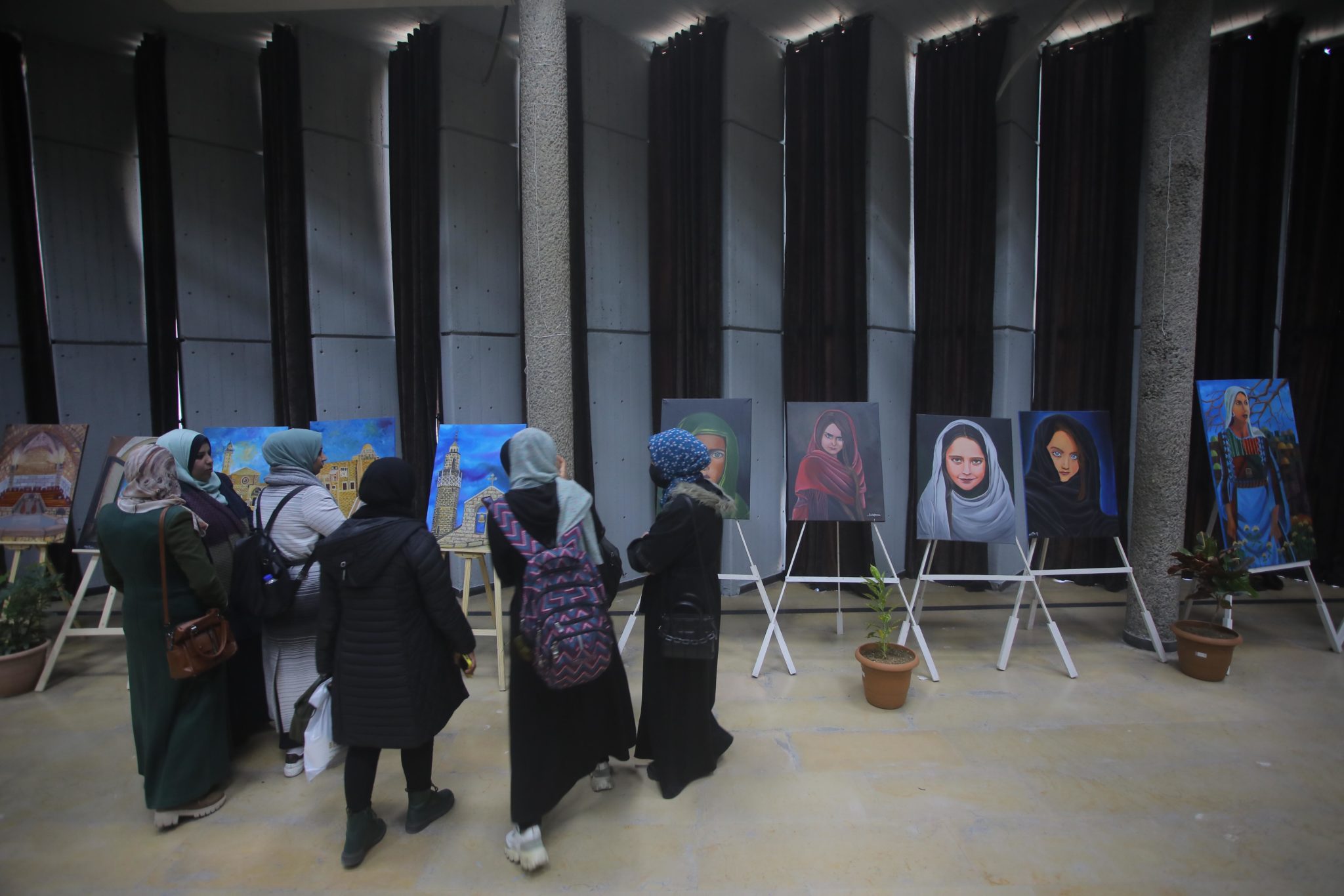 IN PHOTOS: 45 Palestinian Women and Their Art - Palestine Chronicle