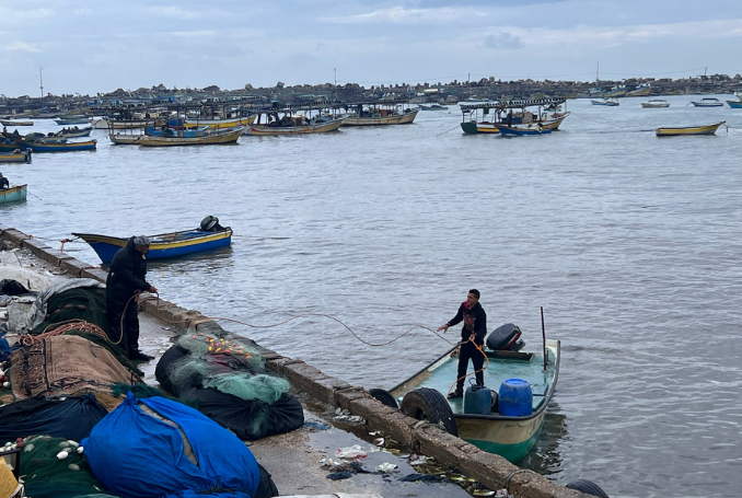 Israeli Navy Attacks Palestinian Fishermen Offshore Gaza - Palestine ...