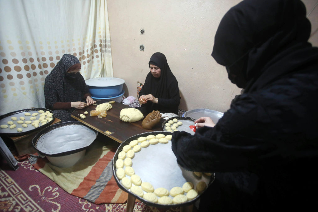 In Photos: Meet Miassar and Learn How to Make Palestinian Ka’ak for Eid ...
