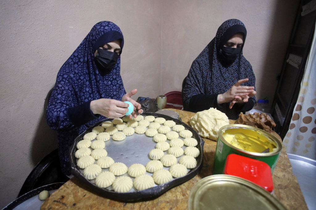In Photos: Meet Miassar and Learn How to Make Palestinian Ka’ak for Eid ...