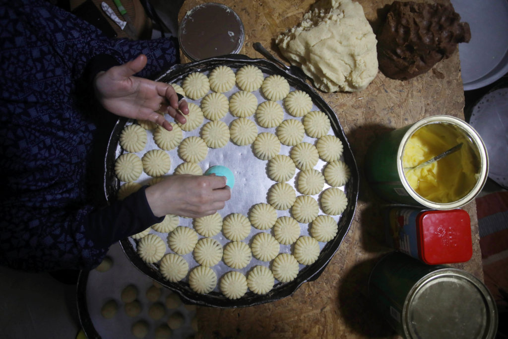 In Photos: Meet Miassar and Learn How to Make Palestinian Ka’ak for Eid ...