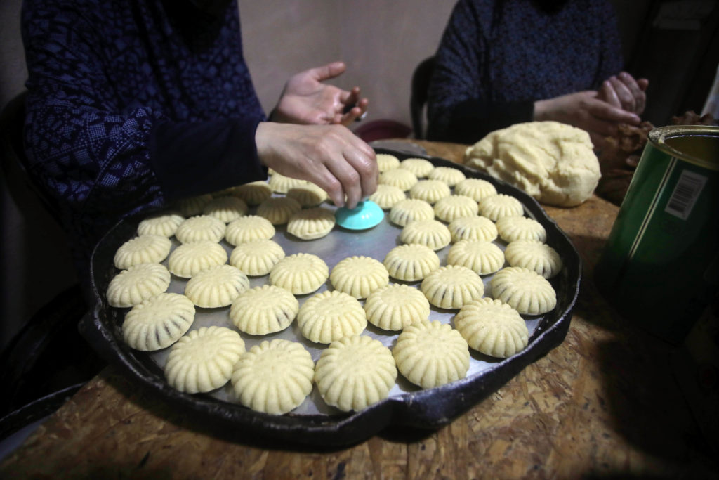 In Photos: Meet Miassar and Learn How to Make Palestinian Ka’ak for Eid ...