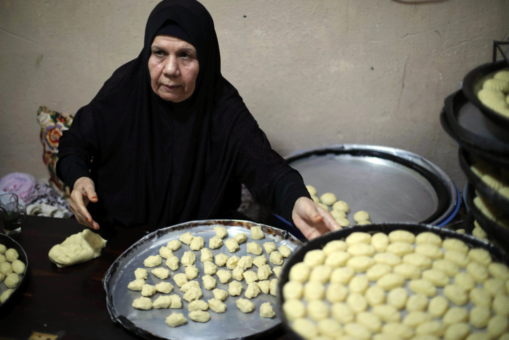 In Photos: Meet Miassar and Learn How to Make Palestinian Ka’ak for Eid ...