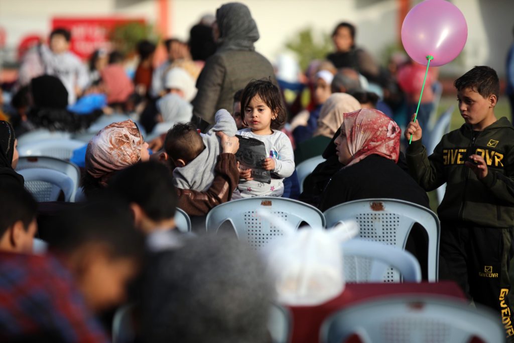In Photos: Hundreds of Gaza’s Orphans Embraced by their Community ...