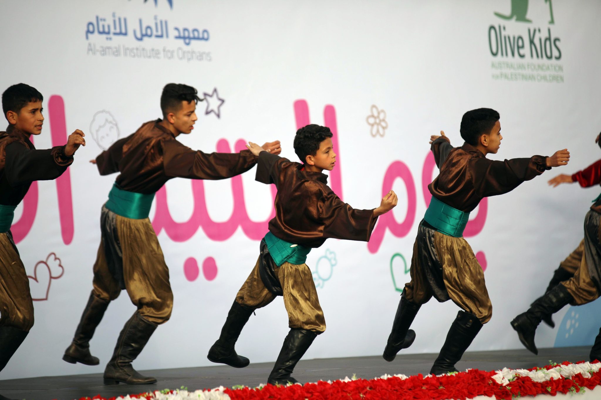 In Photos: Hundreds of Gaza’s Orphans Embraced by their Community ...