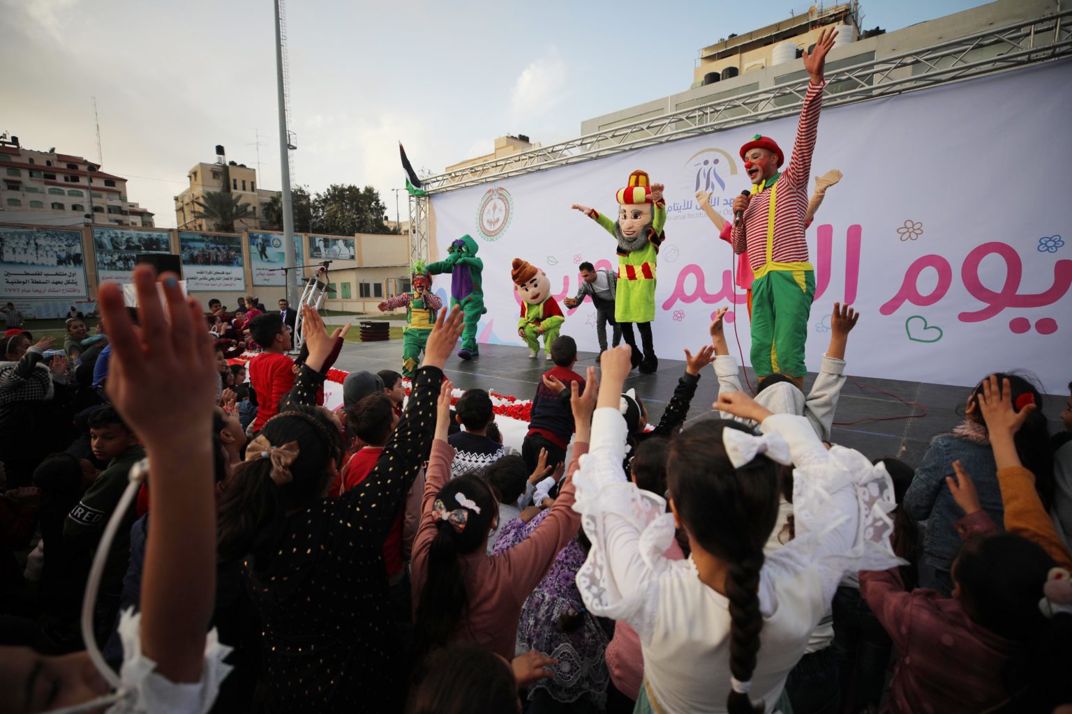 In Photos: Hundreds of Gaza’s Orphans Embraced by their Community ...