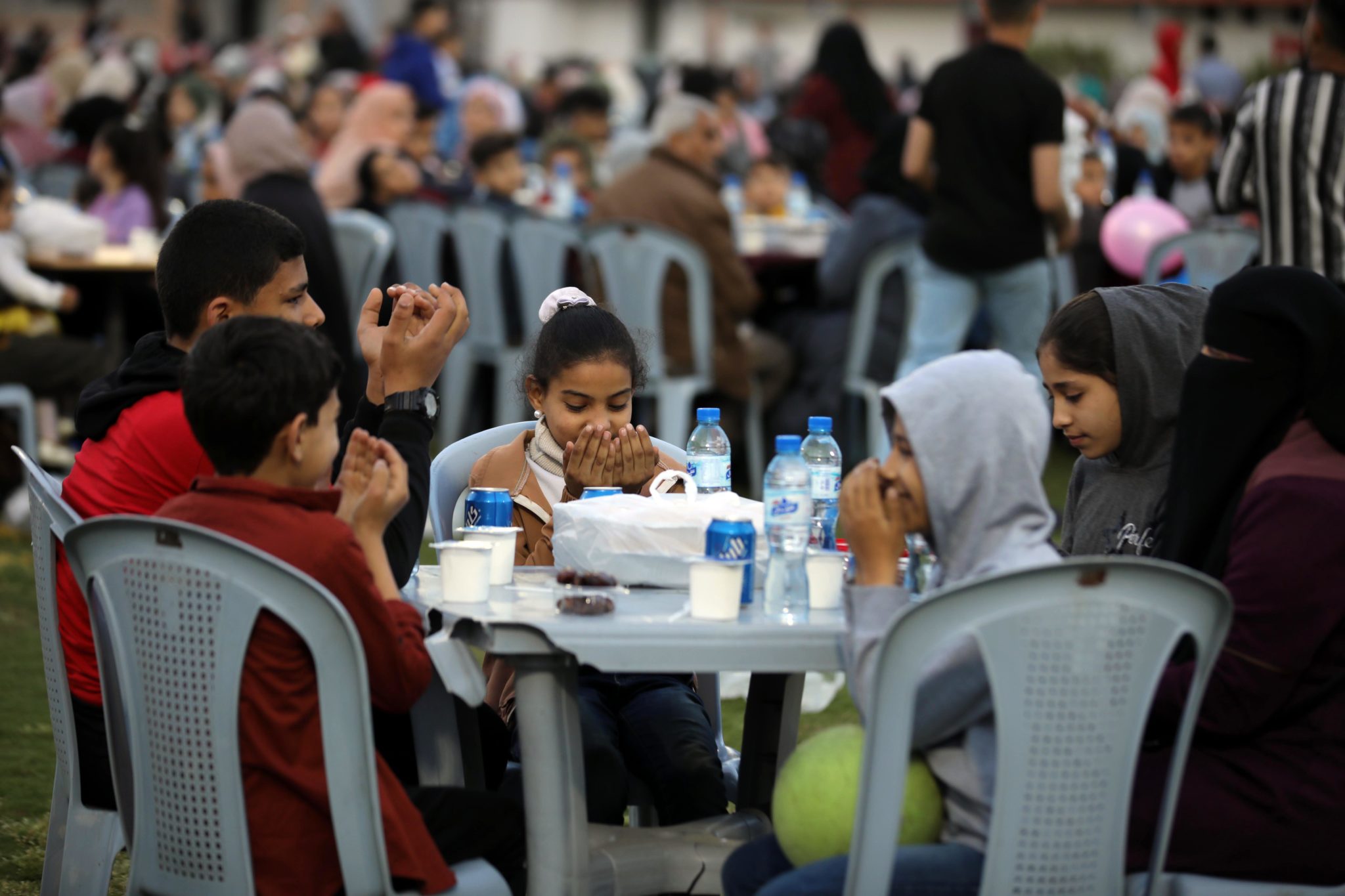 In Photos: Hundreds of Gaza’s Orphans Embraced by their Community ...