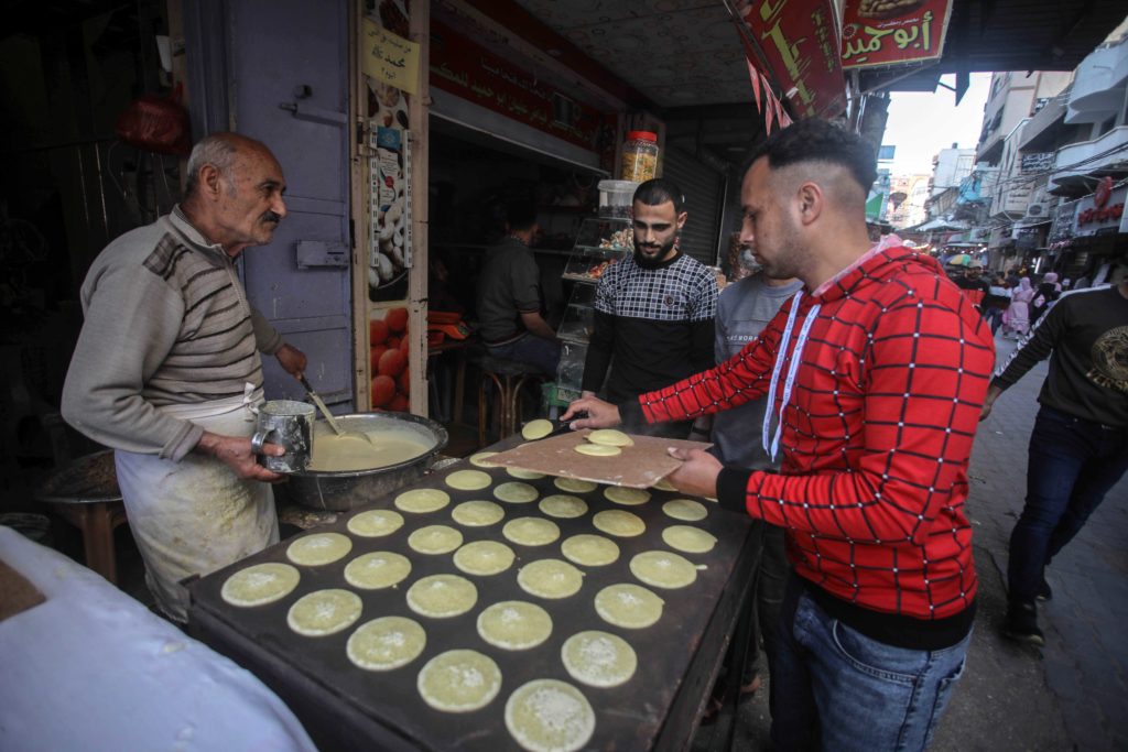 How to Make Qatayef: Recipe and Photos - Palestine Chronicle