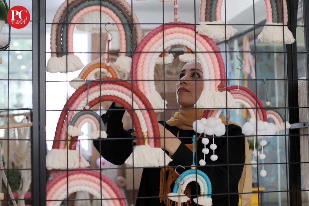 Palestinian Engineer, Samar Al-Ghoul, Reclaims Macrame Art in Gaza ...