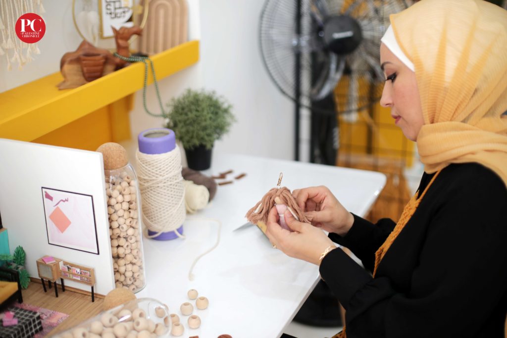 Palestinian Engineer, Samar Al-Ghoul, Reclaims Macrame Art in Gaza ...