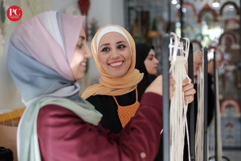 Palestinian Engineer, Samar Al-Ghoul, Reclaims Macrame Art in Gaza ...