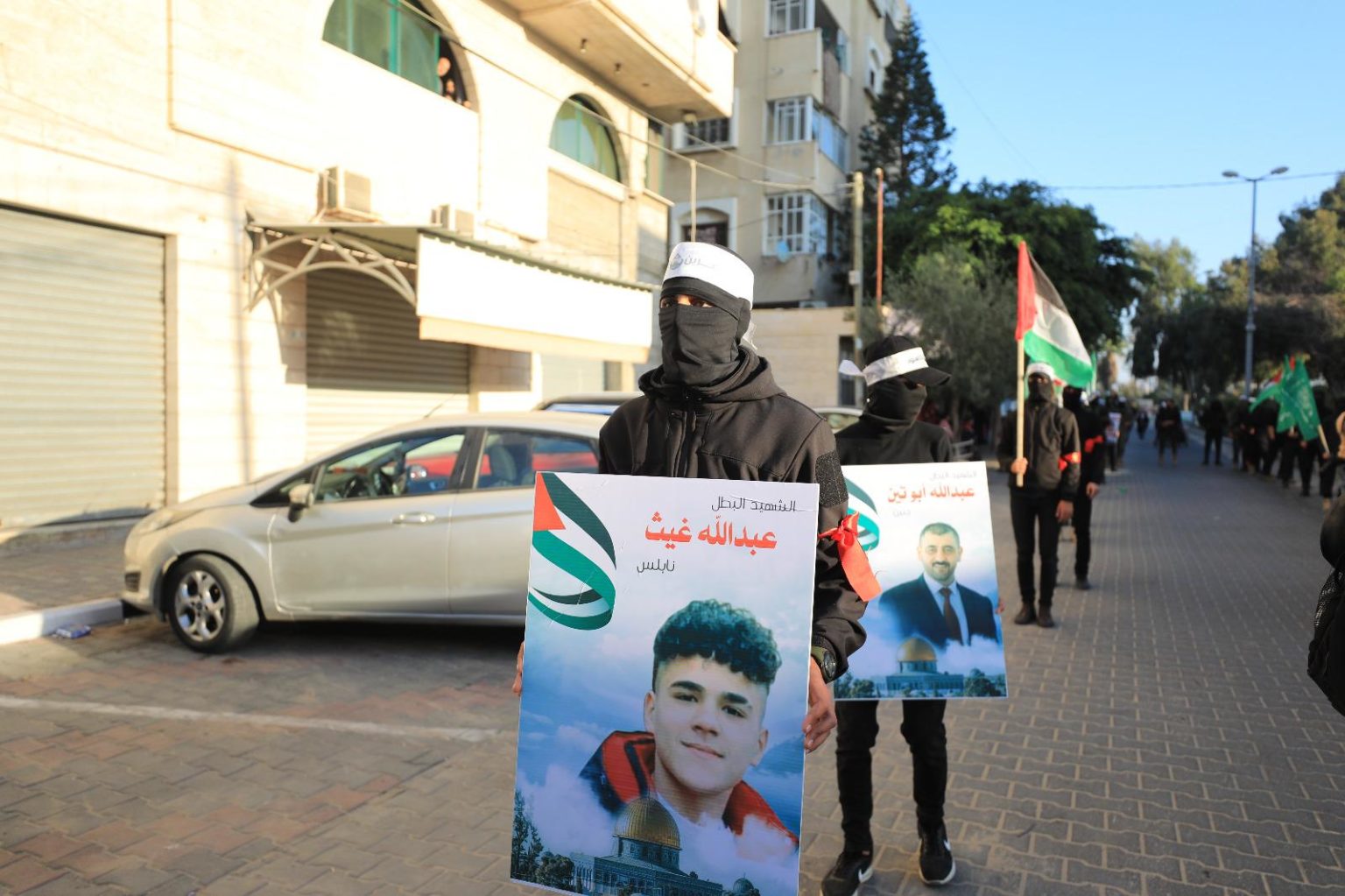 Hamas Fighters Wear ‘Lions Den’ Insignias in Gaza Parade - Palestine ...