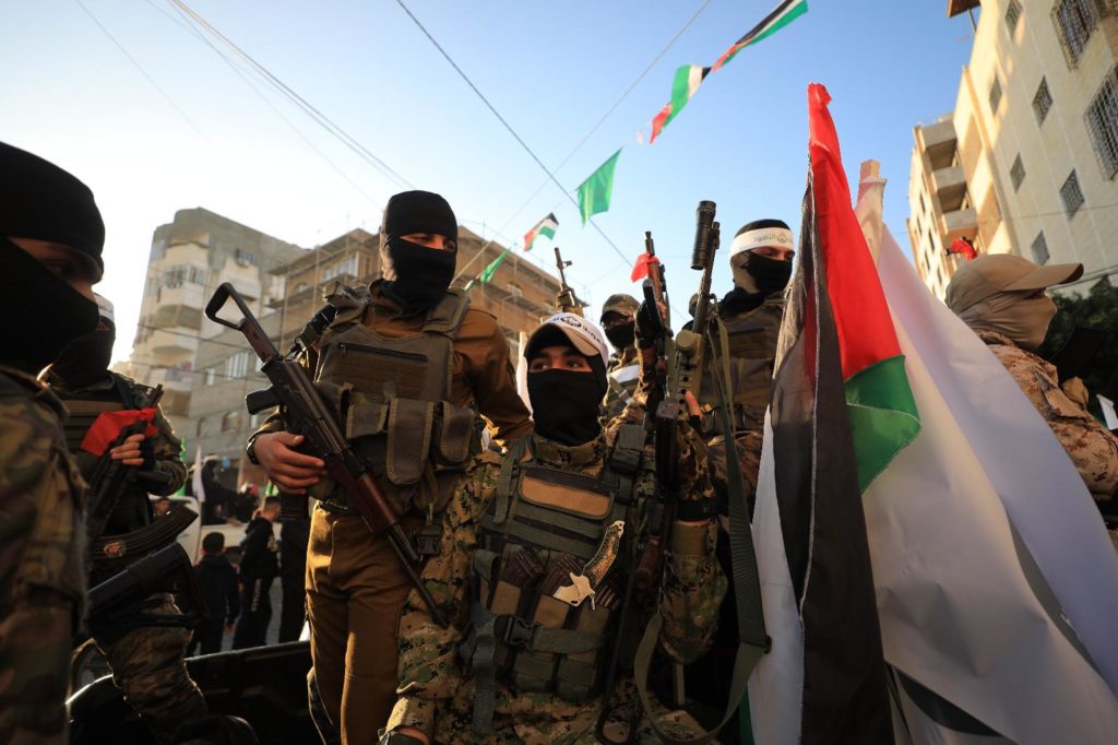 Hamas Fighters Wear ‘Lions Den’ Insignias in Gaza Parade - Palestine ...
