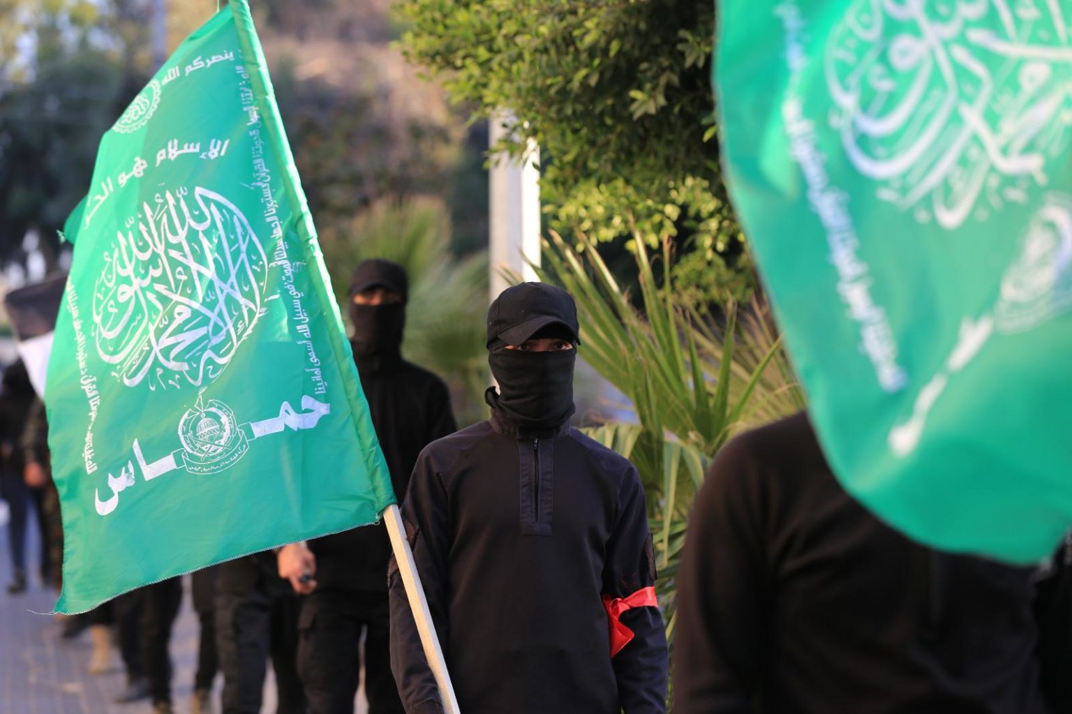 Hamas Fighters Wear ‘Lions Den’ Insignias in Gaza Parade - Palestine ...