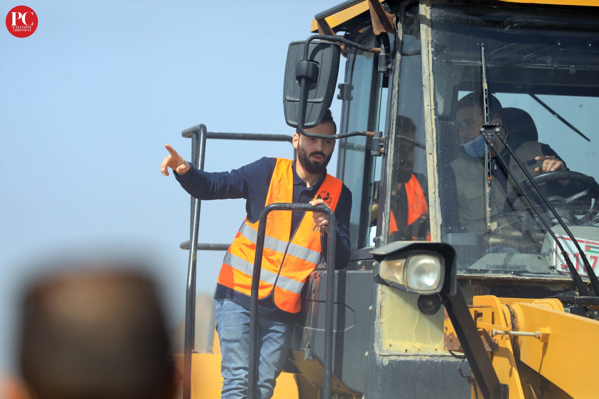 IN PHOTOS: Palestinian Firefighters Battle Massive Blaze in Besieged ...