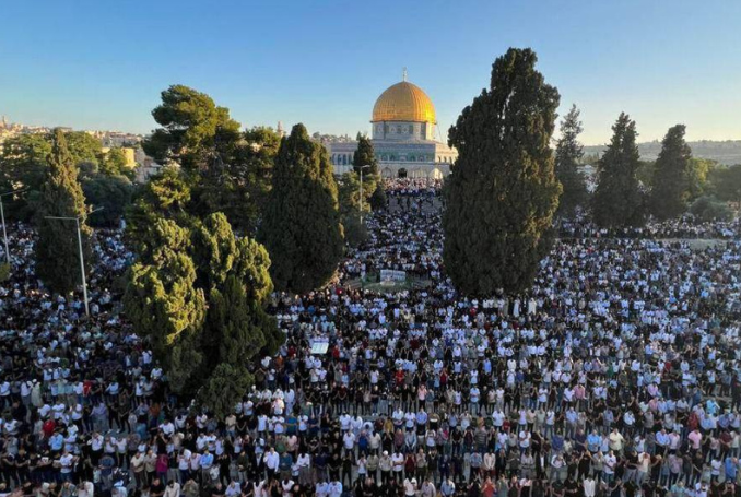 As 100,000 Muslims Attend Eid Morning Prayer, Israeli Forces Raid Al ...