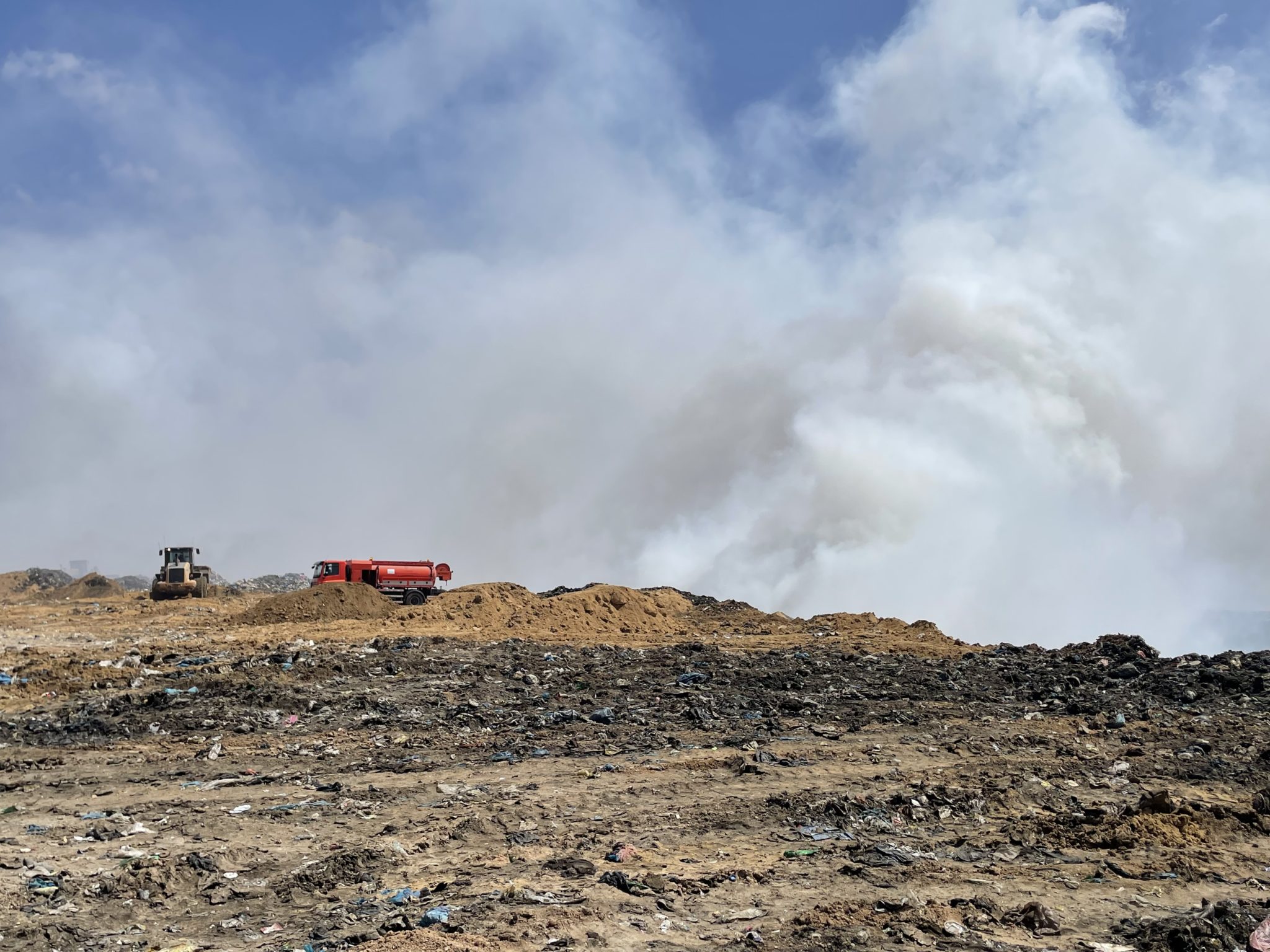Palestinian Firefighters Battle Massive Fire in Gaza - In Photos ...