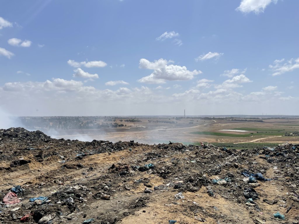 Palestinian Firefighters Battle Massive Fire in Gaza - In Photos ...