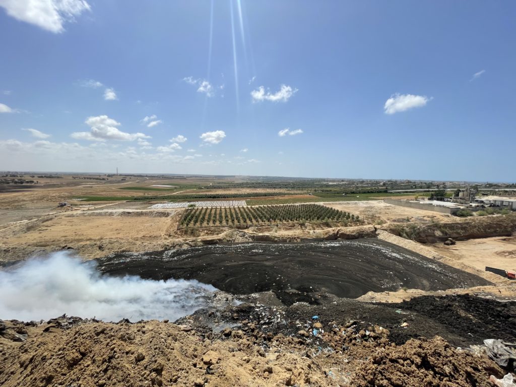 Palestinian Firefighters Battle Massive Fire in Gaza - In Photos ...