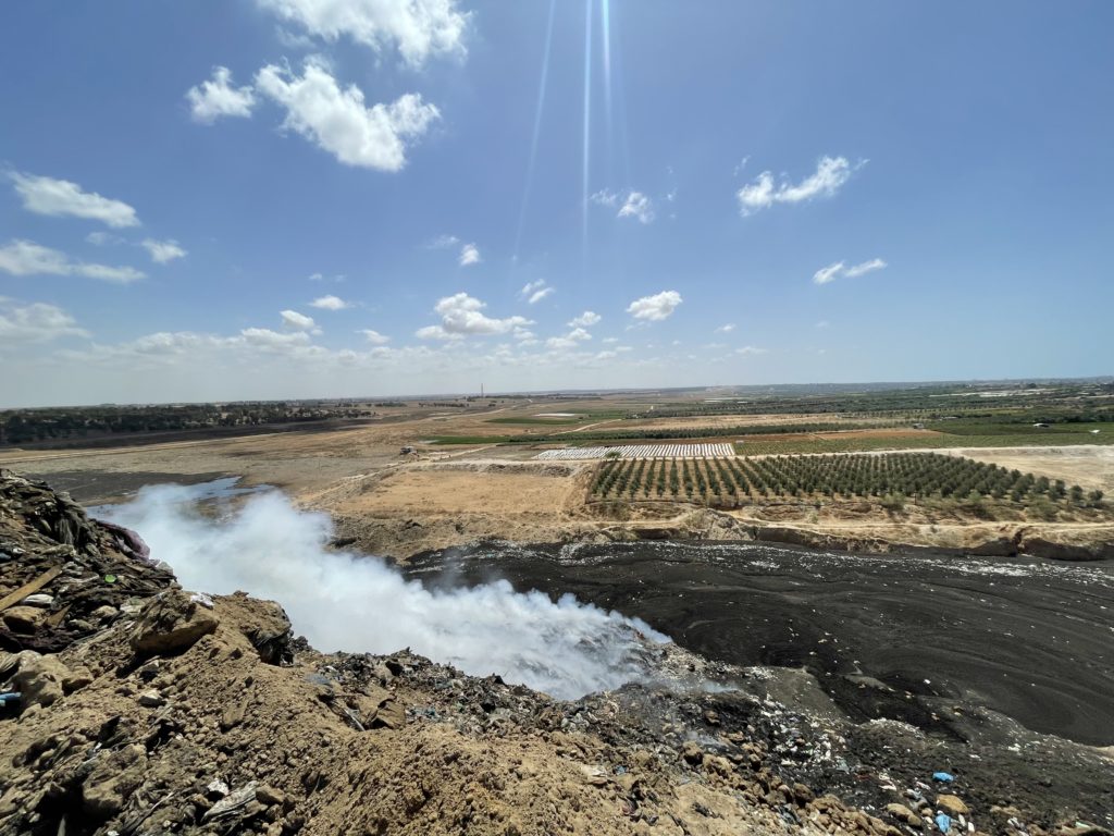 Palestinian Firefighters Battle Massive Fire in Gaza - In Photos ...