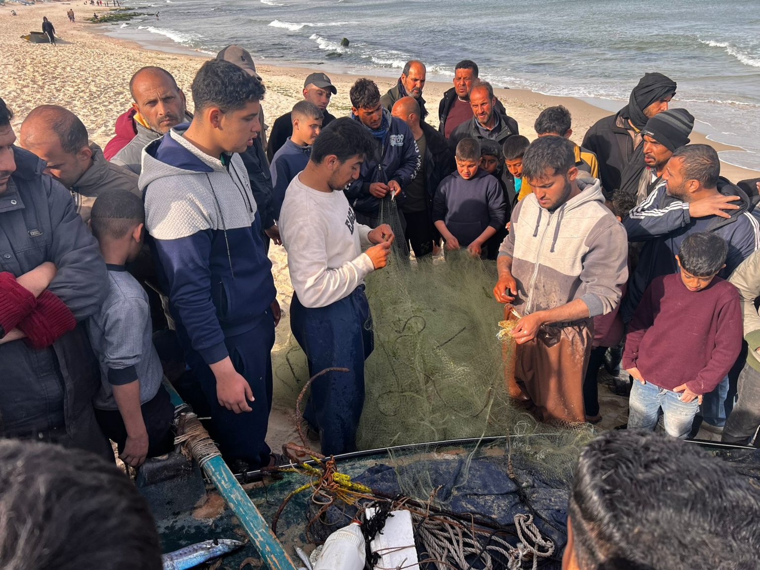 Gaza Fishermen Brave the Sea to Catch Fish - PHOTOS & VIDEO - Palestine ...