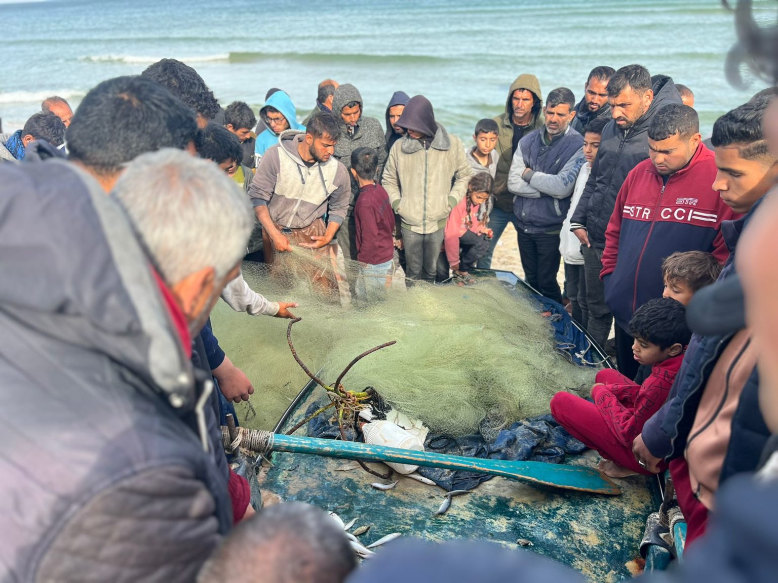 Gaza Fishermen Brave the Sea to Catch Fish - PHOTOS & VIDEO - Palestine ...