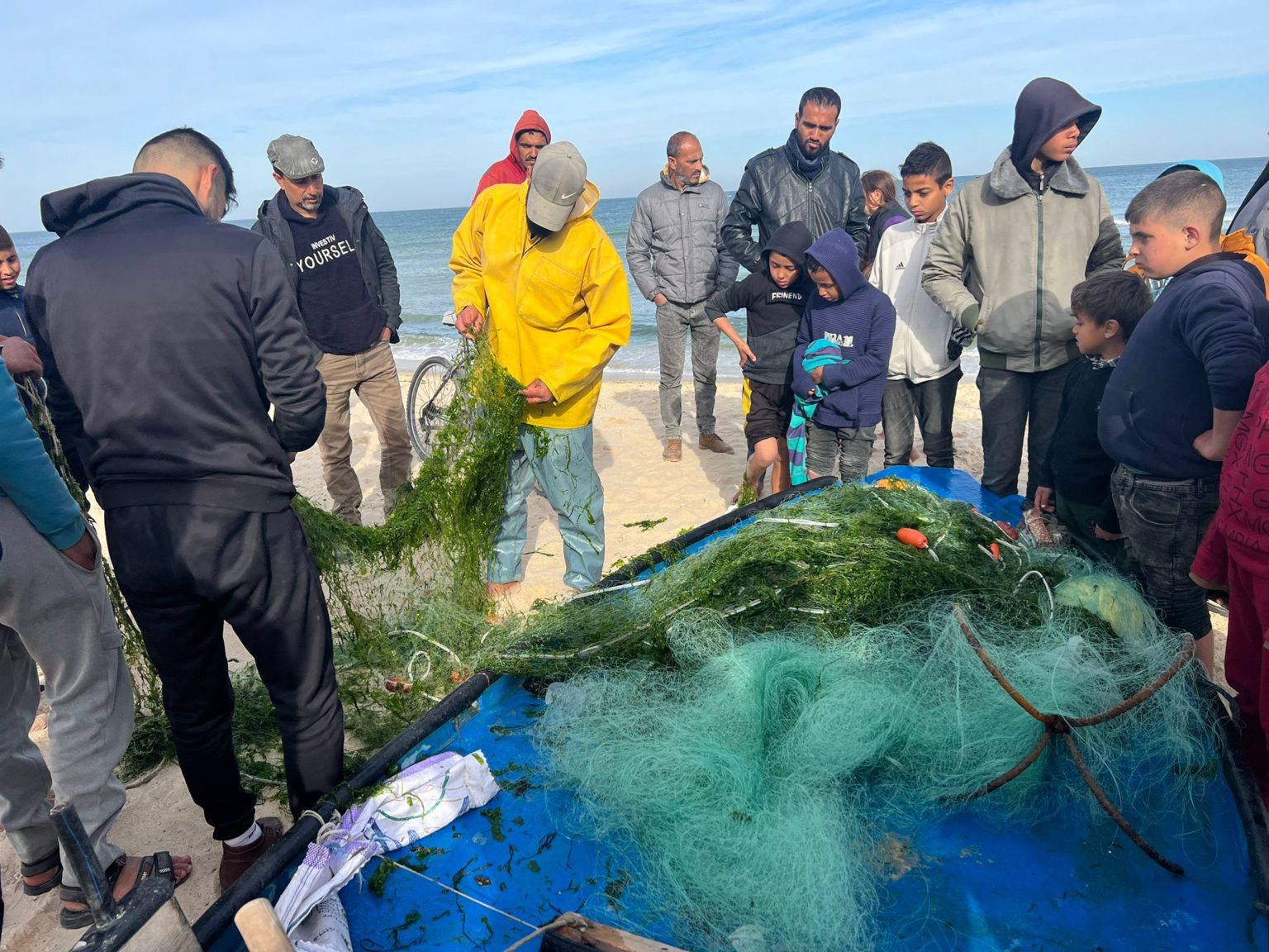 Gaza Fishermen Brave the Sea to Catch Fish - PHOTOS & VIDEO - Palestine ...