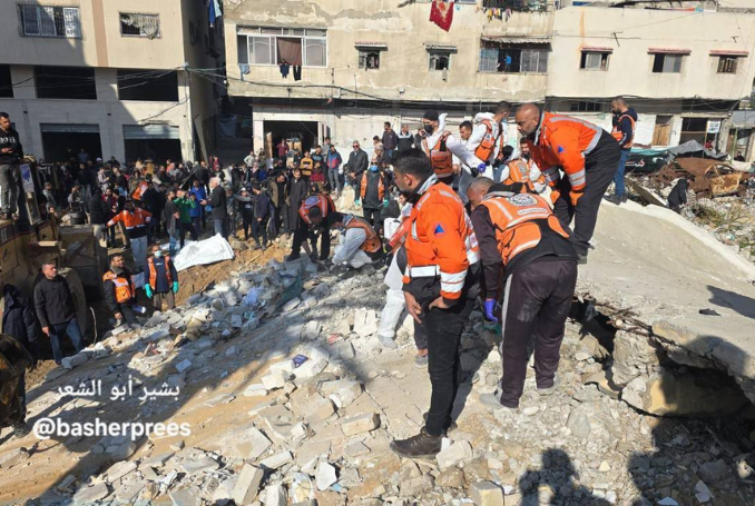 Israel Kills Palestinians near Yellow Line as Raids across Gaza ...